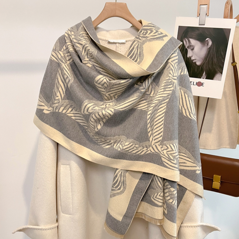 Luxurious Cashmere Scarves: The Epitome of Elegance and Comfort – LA FERANI